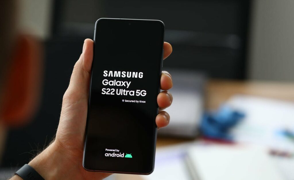 Unlocked Galaxy S22 gets One UI 5.1 update in the US