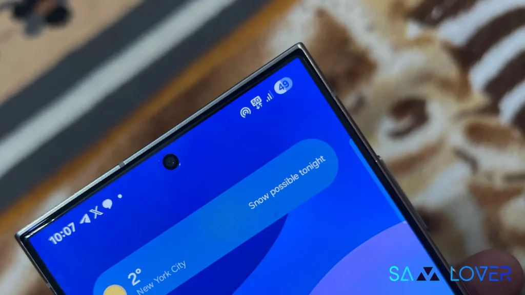 One UI 7 update brings annoying status bar extra space